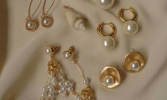Accesorios en tendencia con perlasFama