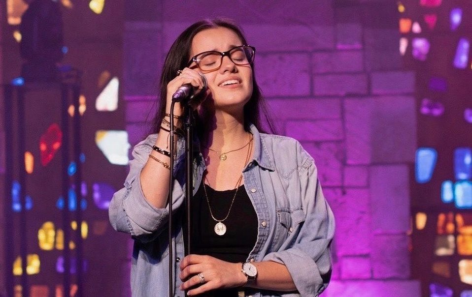 Sara Sosa reaparece para mostrar su talento musical - Fama