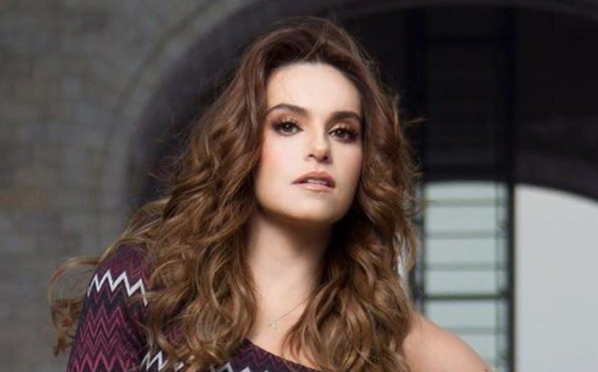 Tania Rincón posa en look de piel a sus 34 años de edad - Fama