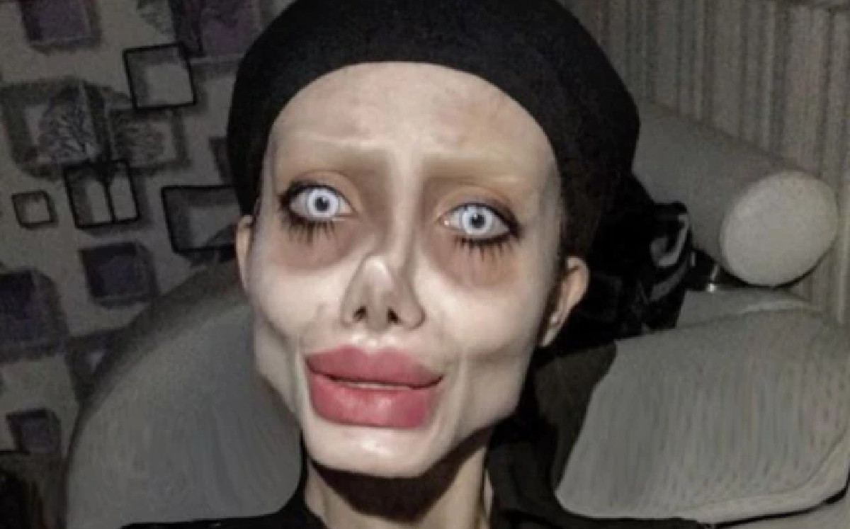 'Angelina Jolie zombie’ deja ver su verdadero rostro | FOTOSFama