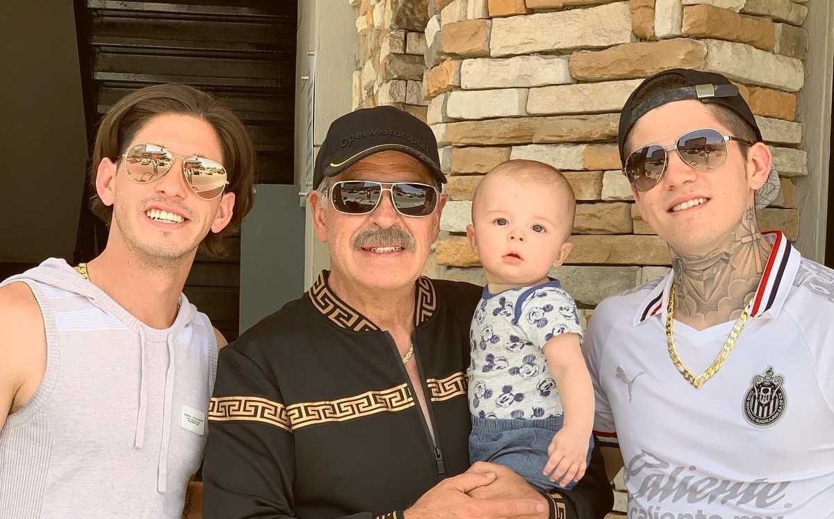 Sherlock y Nitro: Los guapos hijos de Sergio Goyri - Fama