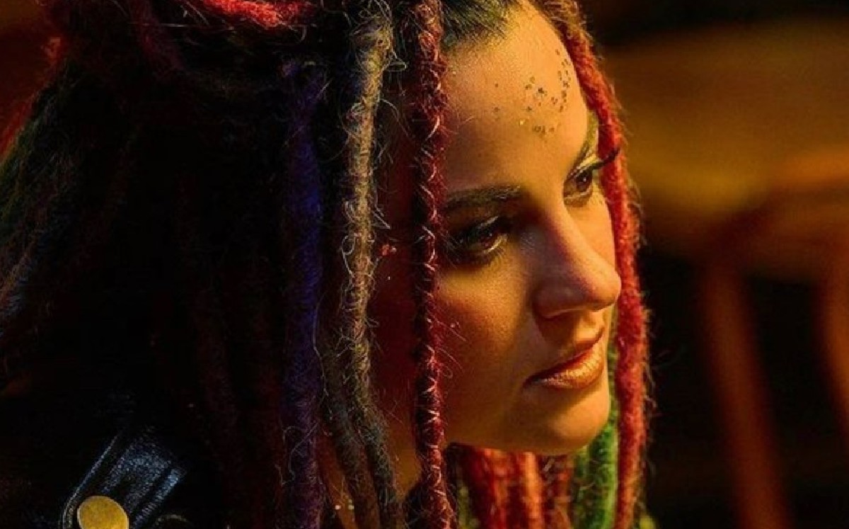 Maite Perroni protagonizó emocionante escena de pole dance en 'Triada ...