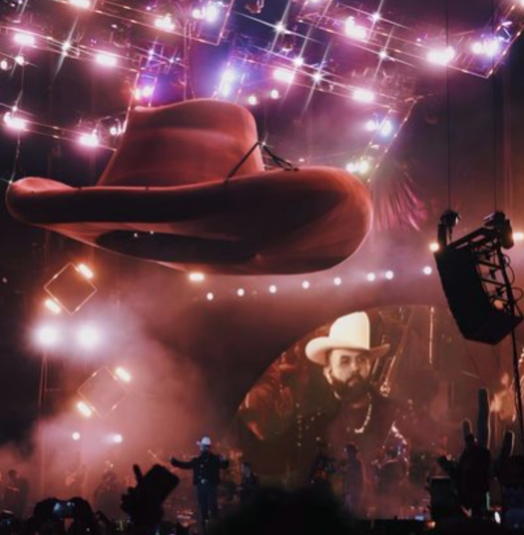 Panteón Rococo y Carín León transforman "la carencia" en el Pal’ Norte ...