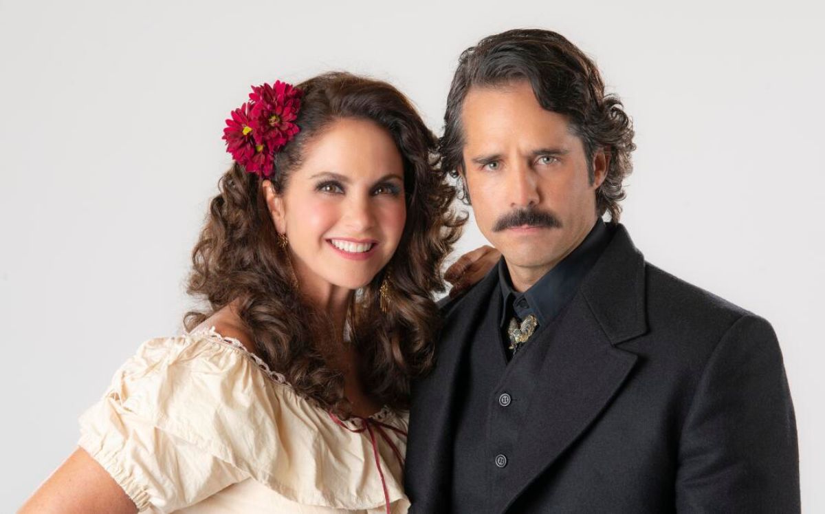 José Ron RECHAZA relación con Lucero tras rumores de romance - Fama