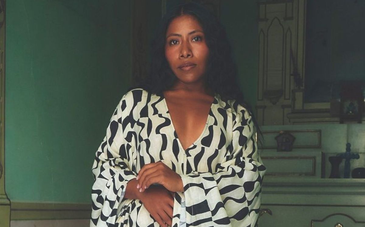 Yalitza Aparicio reaparece en portada de revista luciendo hermosaFama