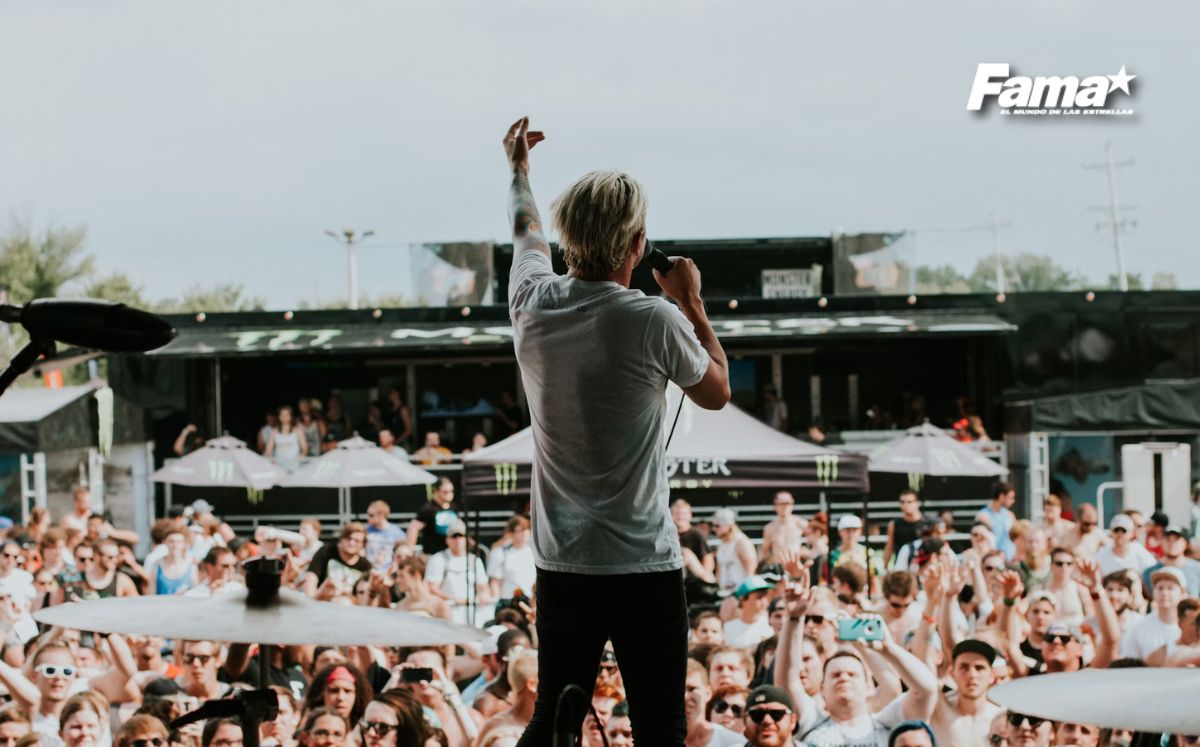 Muere Charlie Colin, famoso cantante, tras resbalarse en la ducha - Fama