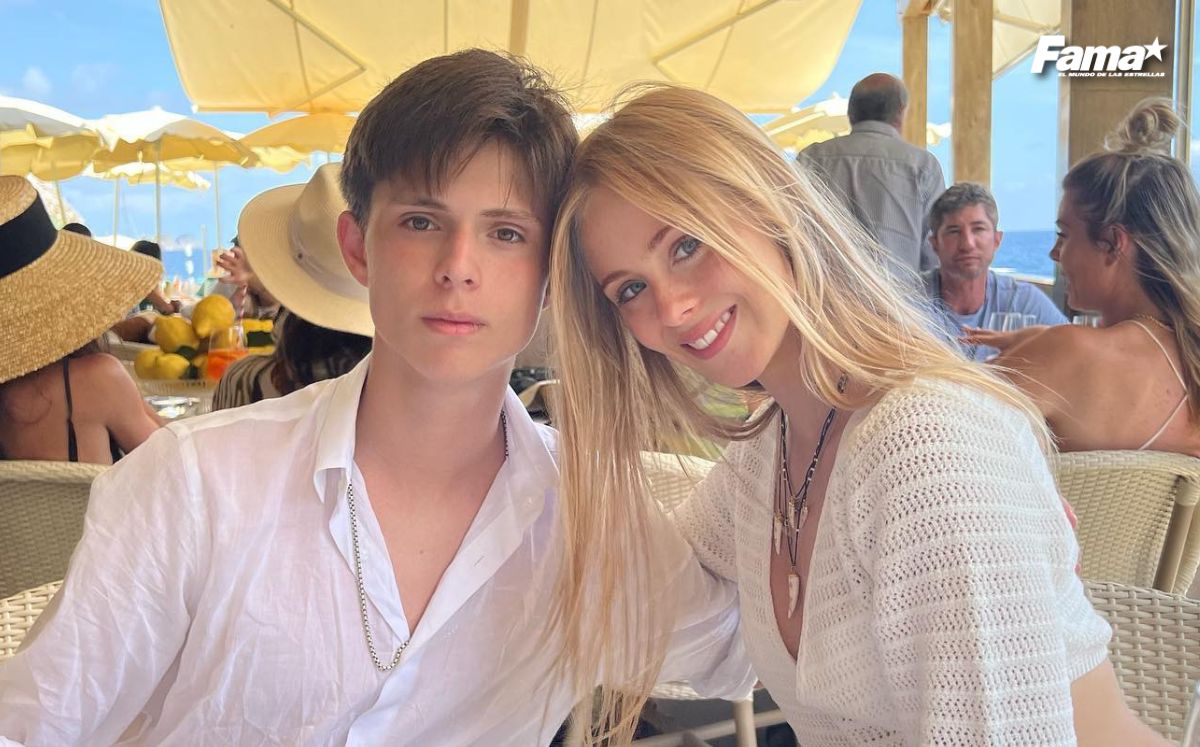 Él es Carlos Peralta Jacobson, hermano menor de Loreto Peralta - Fama