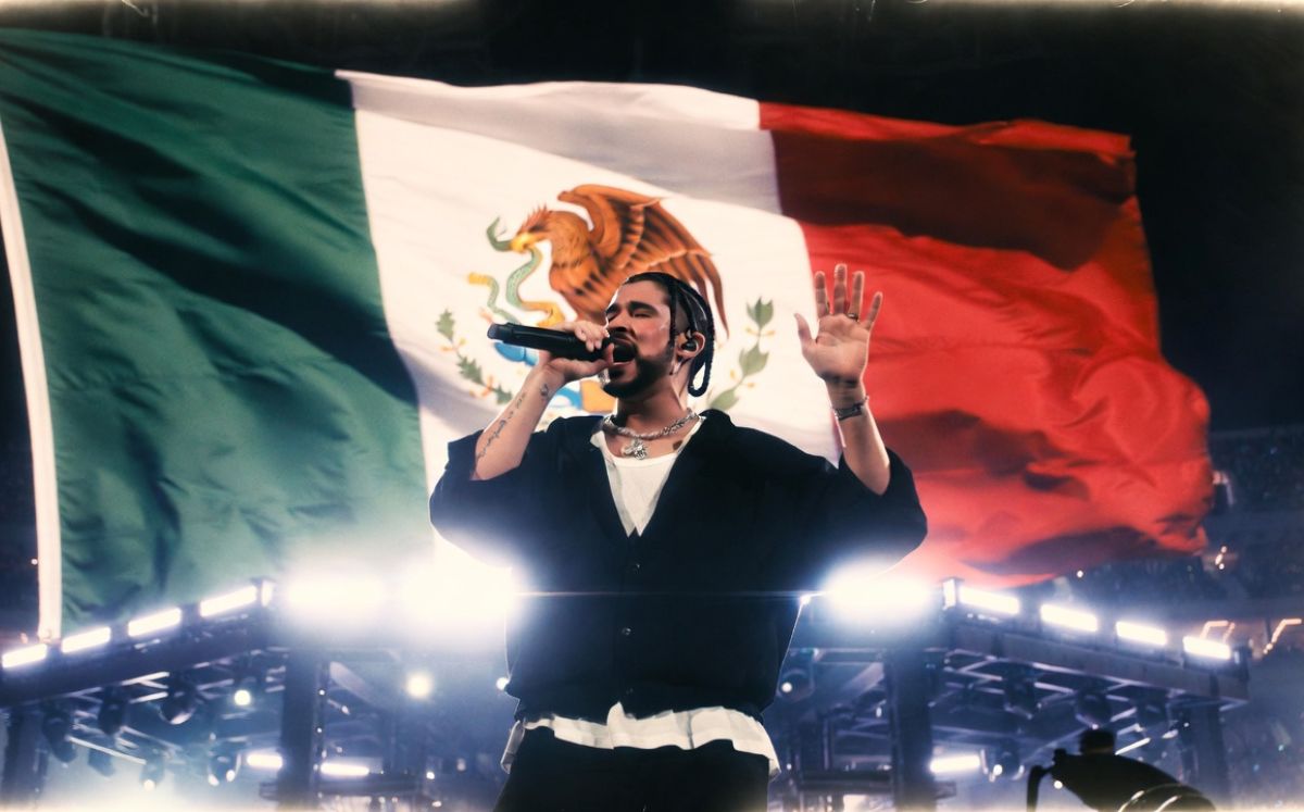 Bad Bunny grita "Viva México" en conferencia del Super Bowl 2026Fama